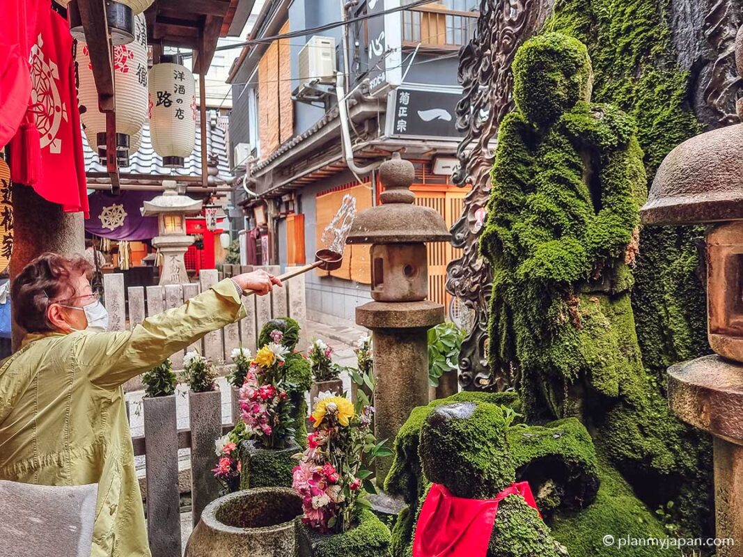 Hozenji Temple in Osaka (Moss Man) - Guide + Photos - Plan My Japan