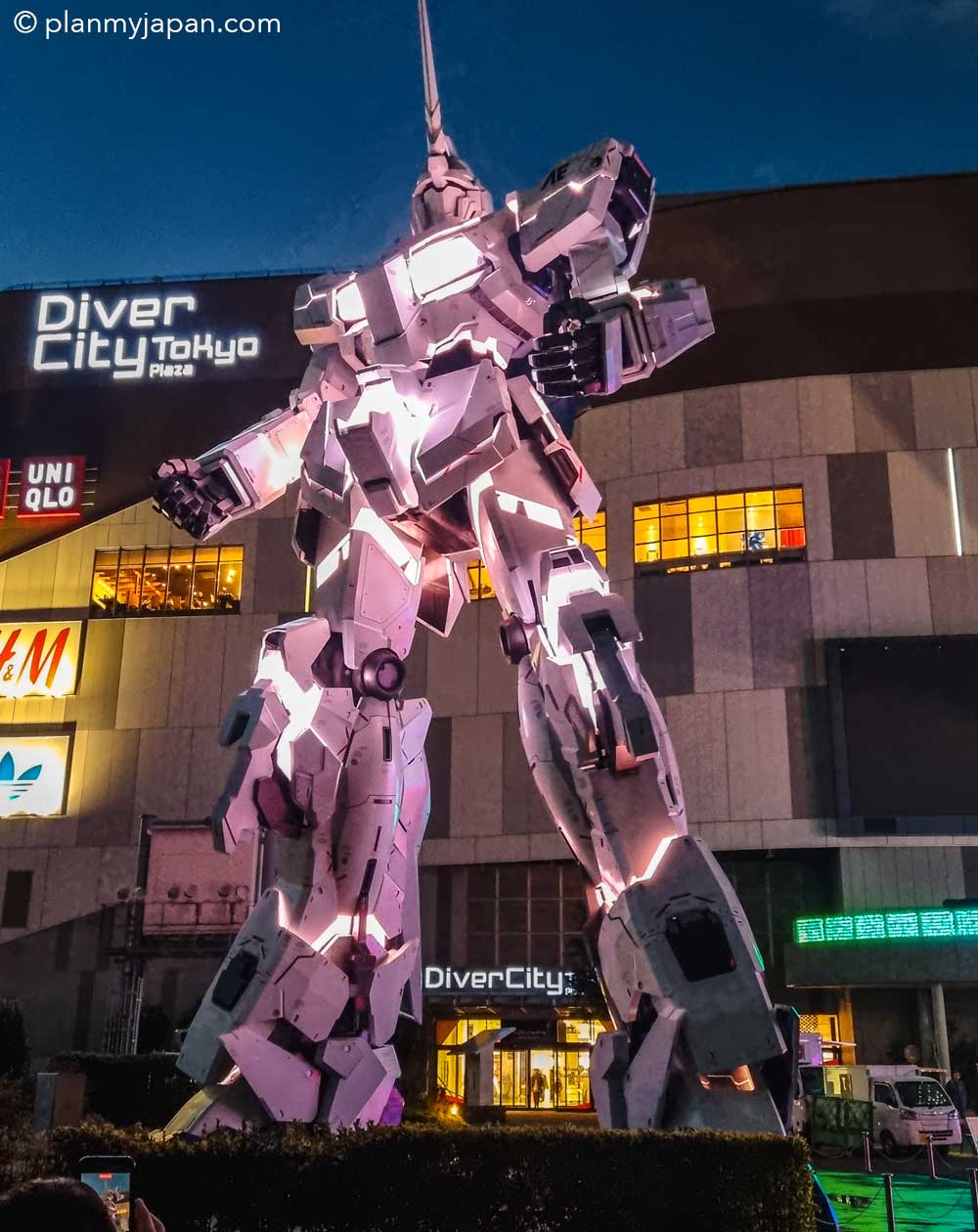 Tokyo’s Unicorn Gundam Statue in Odaiba, Japan - Plan My Japan